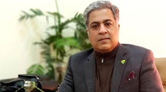 فیفا فٹبال گراؤنڈ کراچی کے فٹبالرز کیلئے کھولا جا رہا ہے، ہارون ملک کا