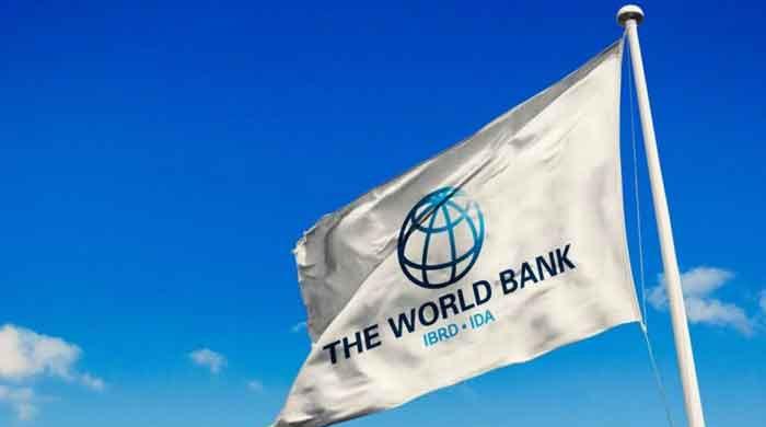 ورلڈ بینک نے 50 ہزار روپے سےکم تنخواہ پر ٹیکس لگانےکی سفارش واپس لے لی