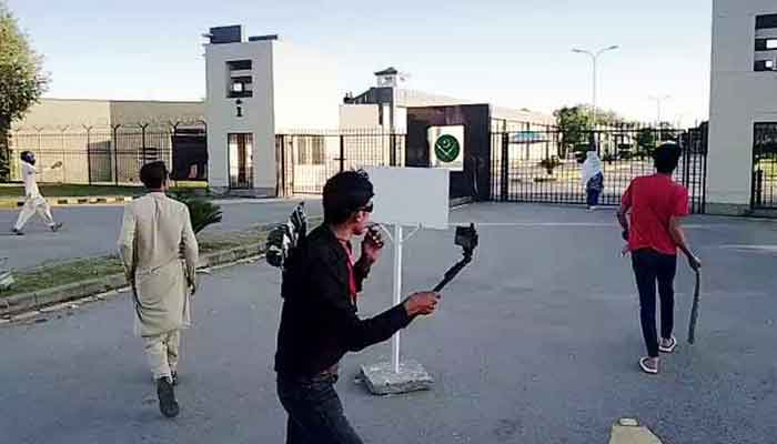 9 مئی جی ایچ کیو حملہ کیس: توڑ پھوڑ کی تصاویر اور مالی نقصان کی رپورٹ ...